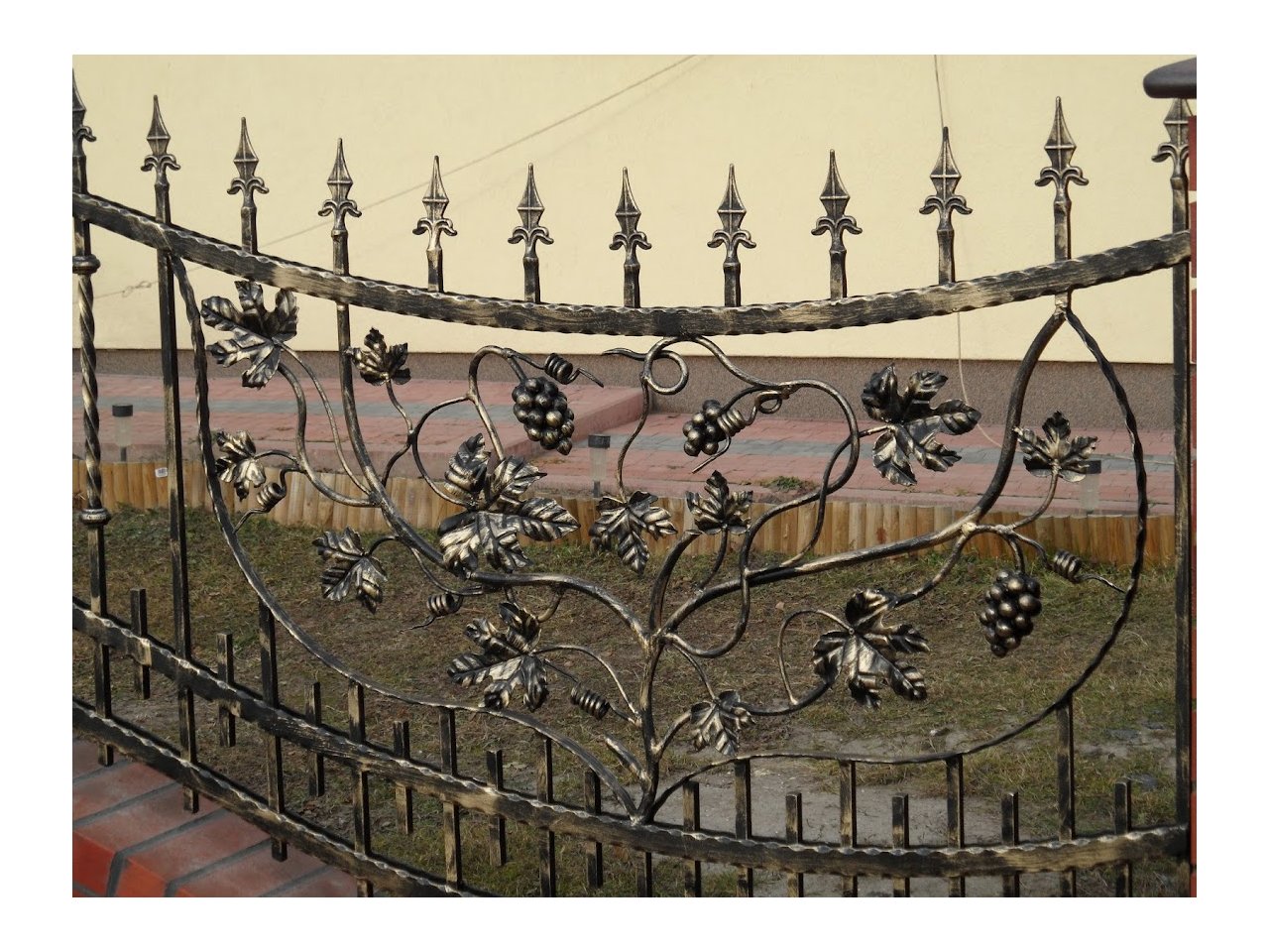 Brama Kuta Uchylna i ogrodzenie Model BU113